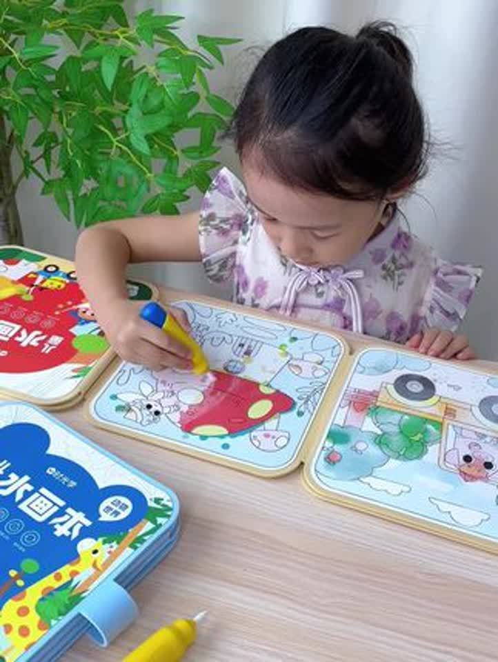 创意涂鸦水画本来啦!用水就能画画,不用担心弄脏衣服,简单有趣