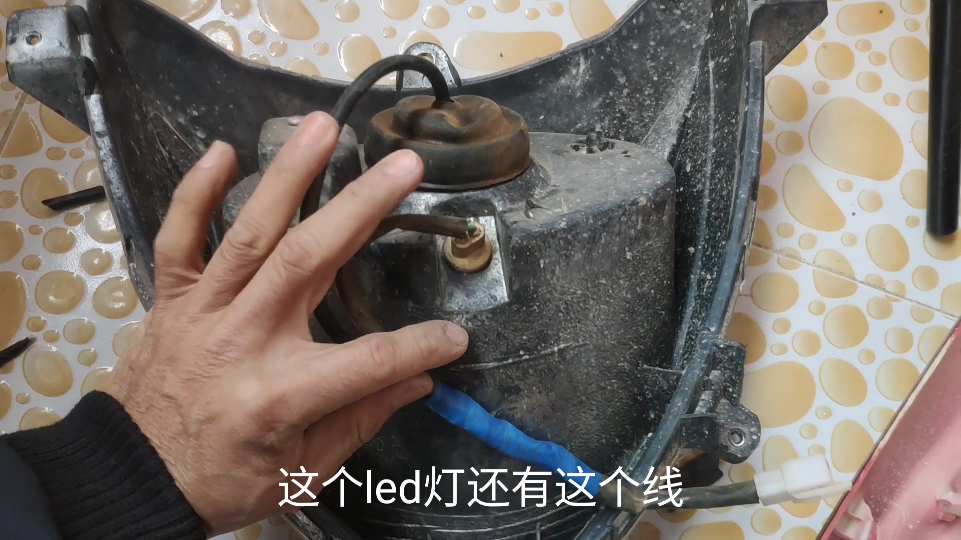 电动车摩托车更换LED大灯,亮度提高10-20倍(看看值不值)