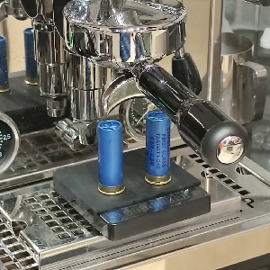 咖啡加密币和武器 
