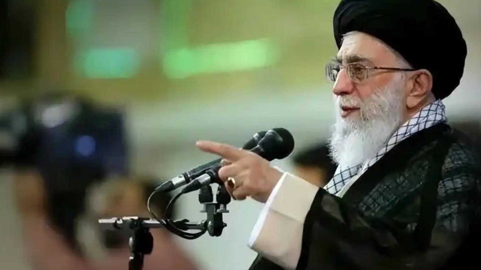 哈梅内伊应对“斩首”,委任拉里贾尼在自己遭遇不测后领导国家,并...