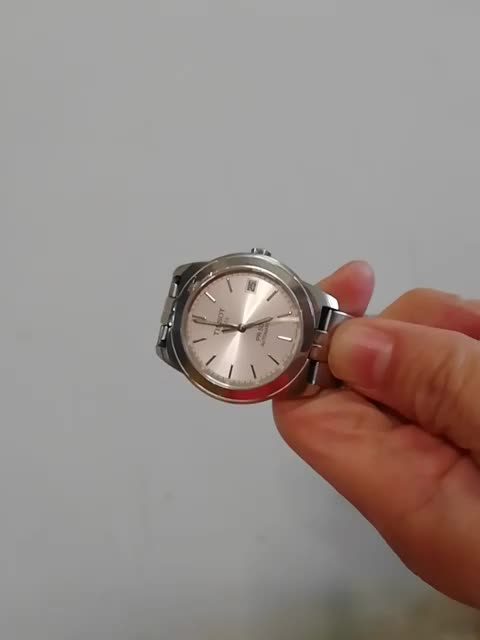 一帆哥-手表指针的角速度方向永远竖直向下