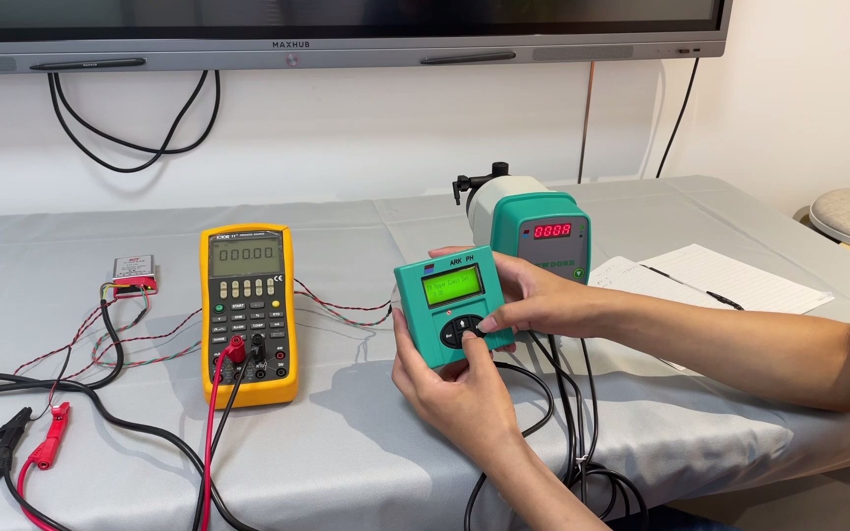 pH仪表与计量泵联动