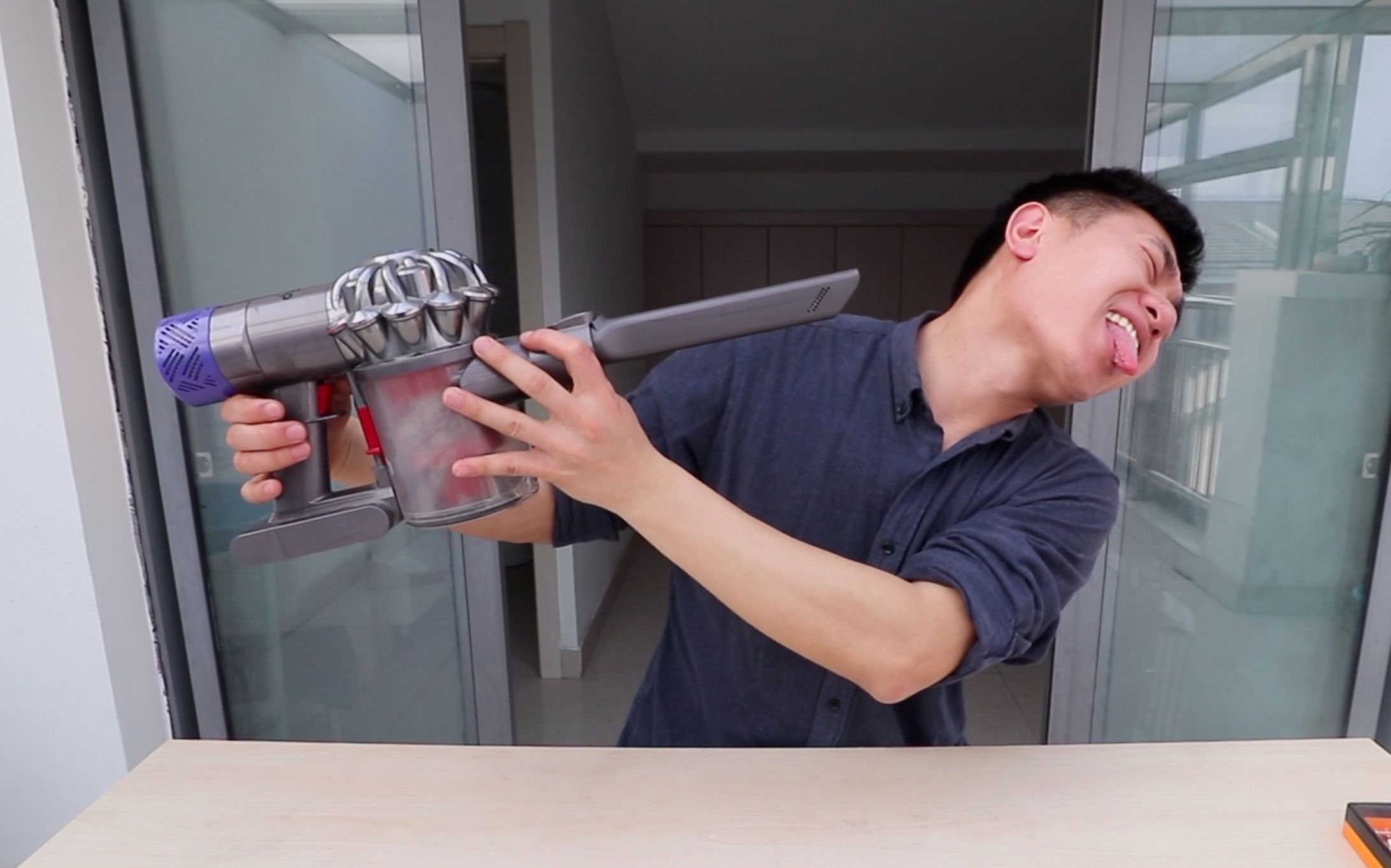 如何拆开清洗戴森吸尘器Dyson V6 | wulisaosao
