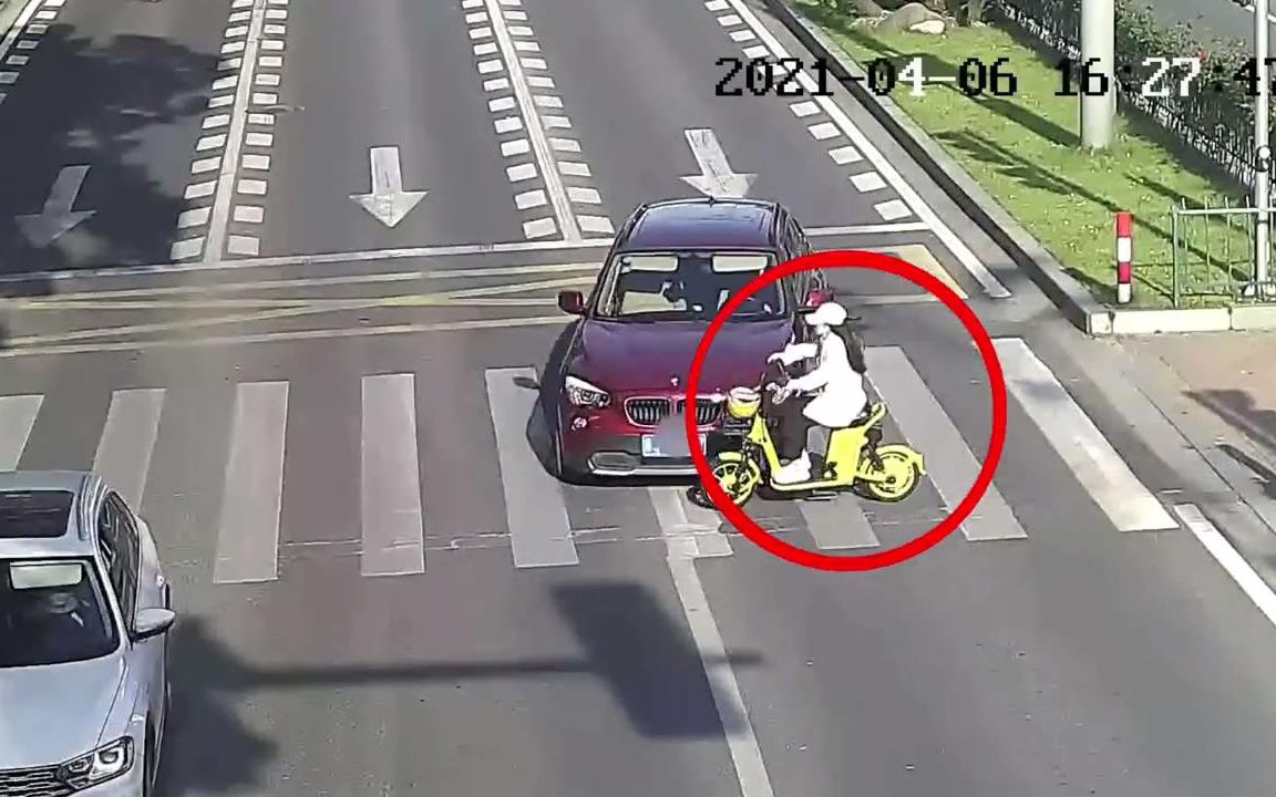 2022年4月29日电动车交通事故警示片