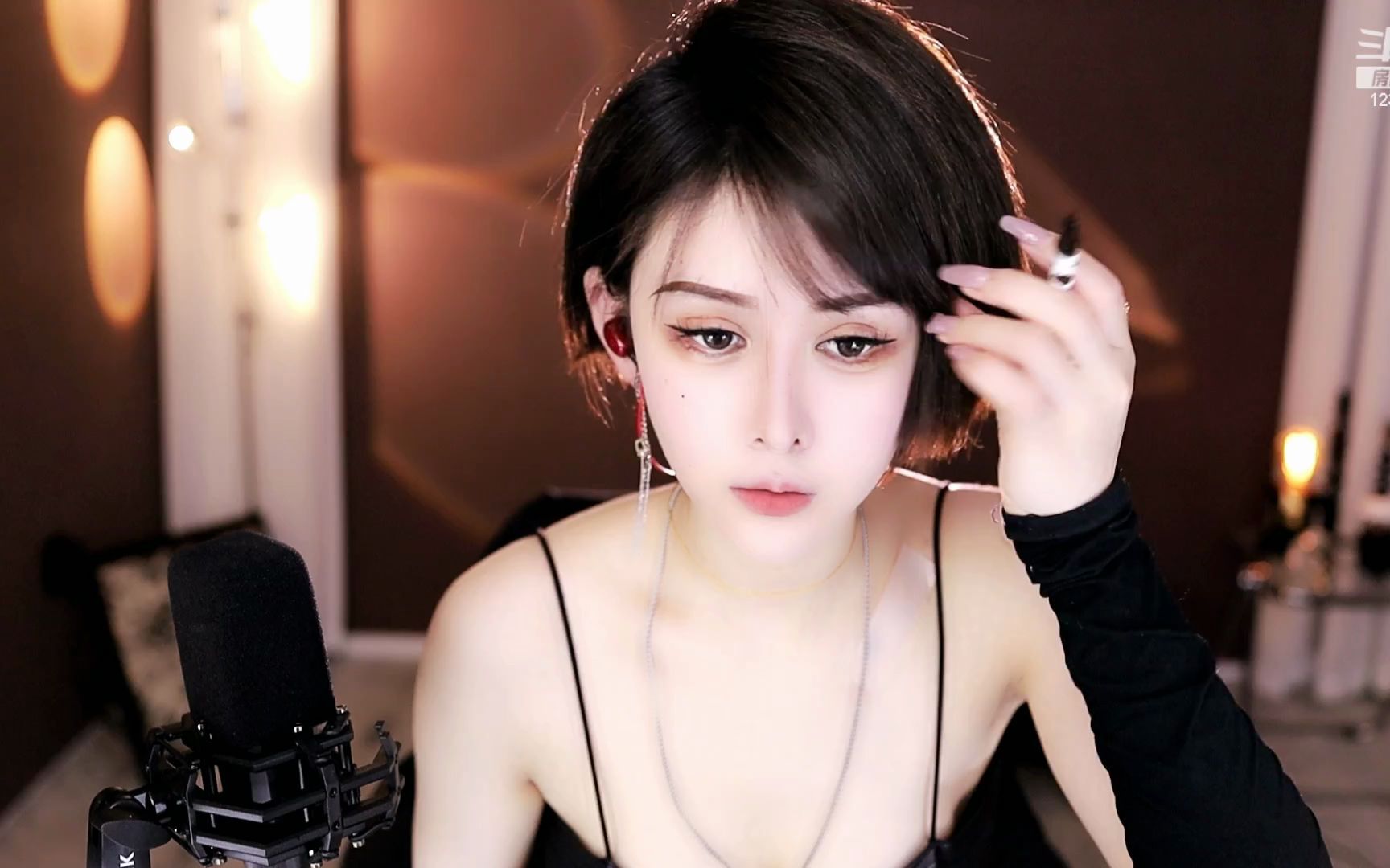 [直播].[原画].[Lulala拉拉].[进来祝我周年快乐吧~].[20220703140343]