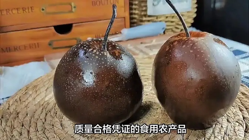 冻梨,是东北特色的一种水果,如何制作呢?