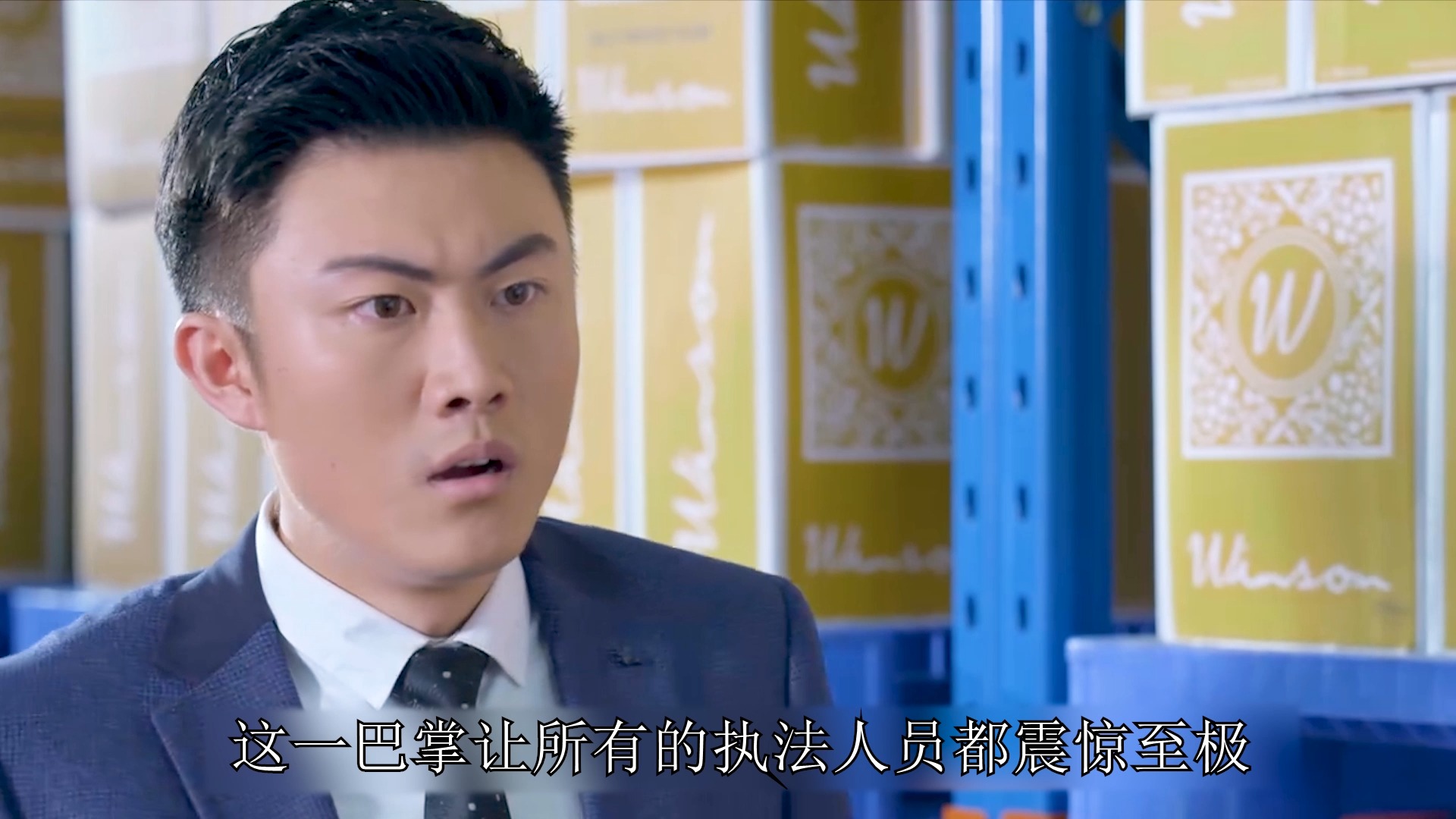 富二代当众殴打女警察,殊不知他惹来了天大的麻烦