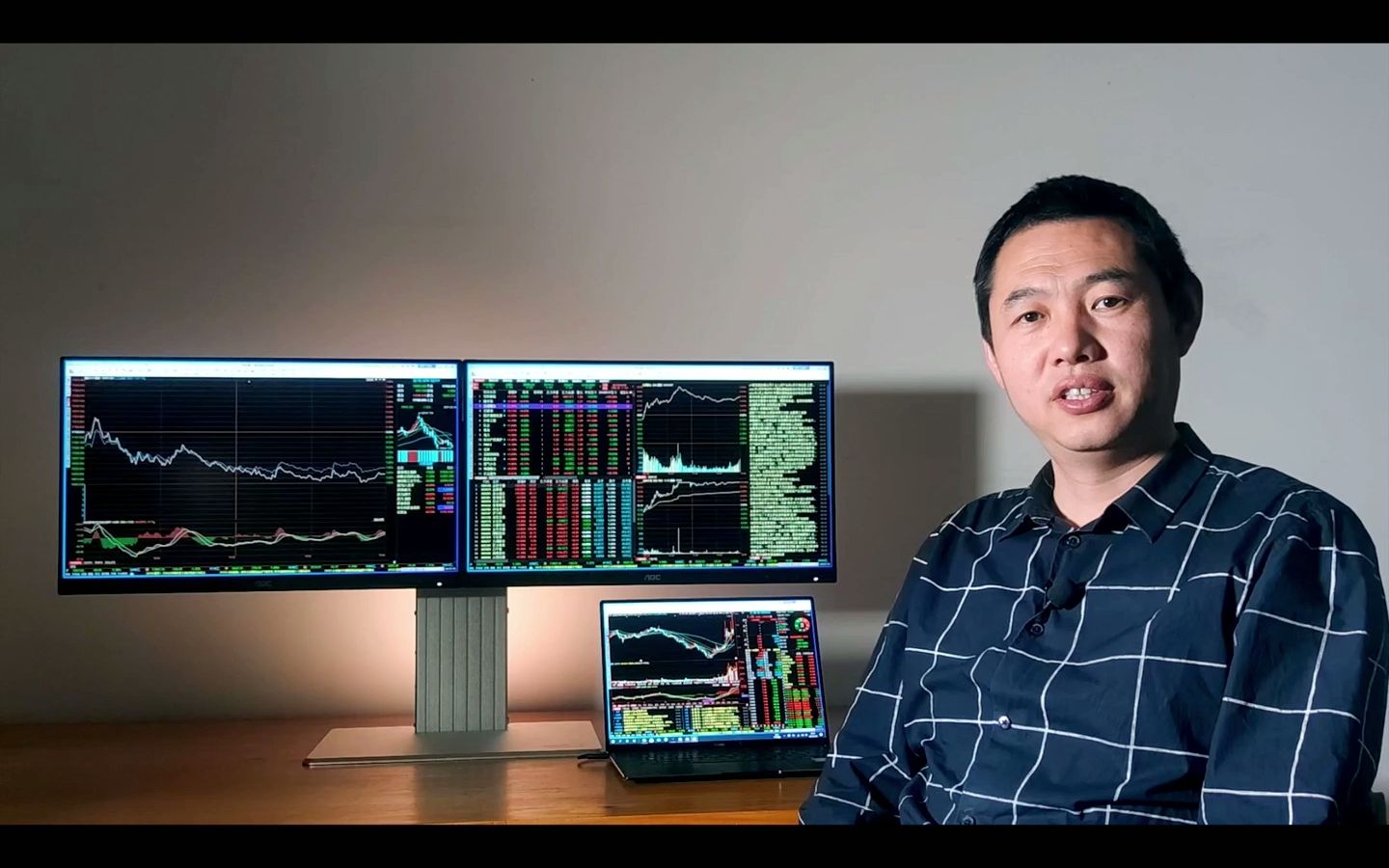今天教大家双屏炒股一般怎么用