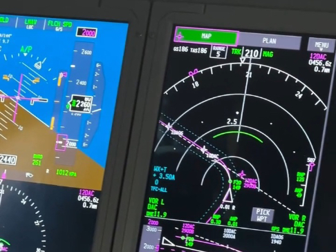 波音787飞机降落_游戏热门视频