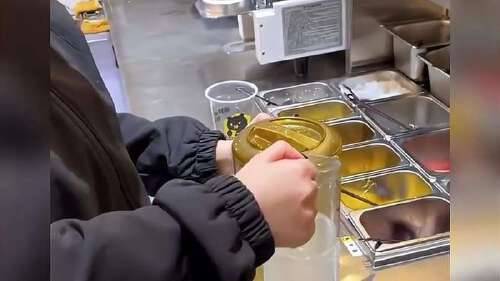 寒假工真相:大学生月入过万还是廉价劳动力?