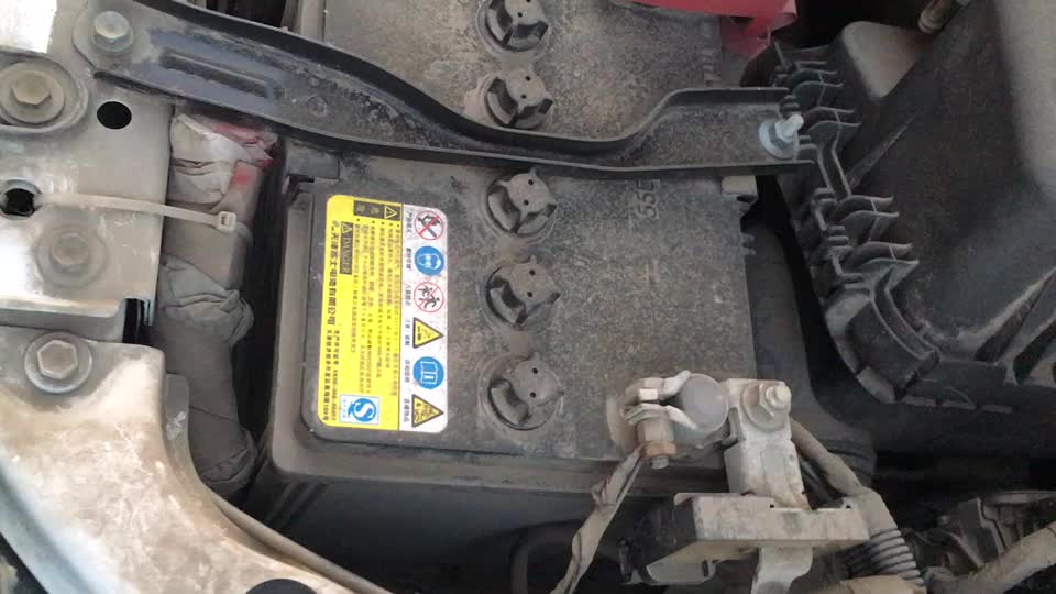 卡罗拉电瓶没电自己更换一下「来自懂车帝车友圈」