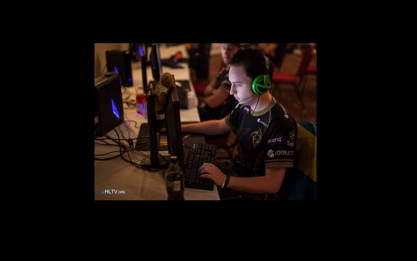 【CSGO日常】鼠标垫清洗?不存在的,如何夏天出汗还不会妨碍我们...