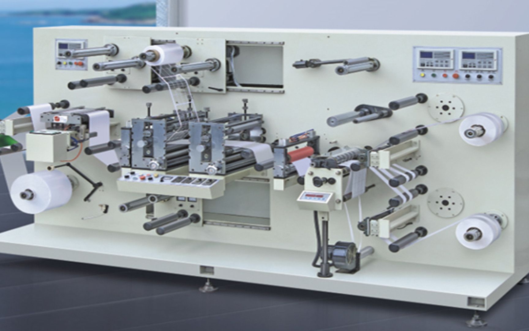 锂电模切机中极片纠偏与牵引能起到什么作用?如何设计?