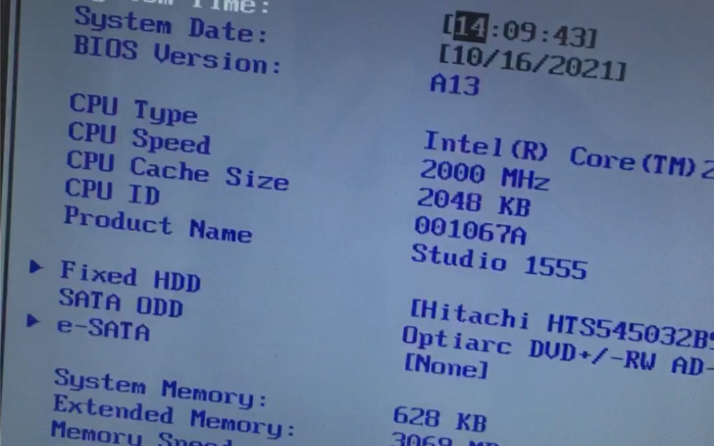 如何进入BIOS并调整启动项 (DELL STU DIO1555)