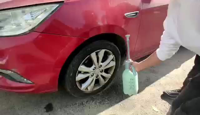 ...安全,用心服务理念,感谢关注!移动洗车,环保体验第二步:轮胎,轮毂清洗