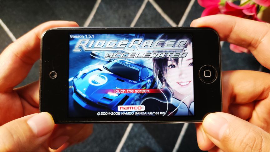 试玩iOS怀旧数码设备,10年前的苹果MP4,游戏画面已如此华丽