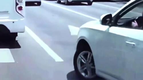 以后会用转向灯了吧