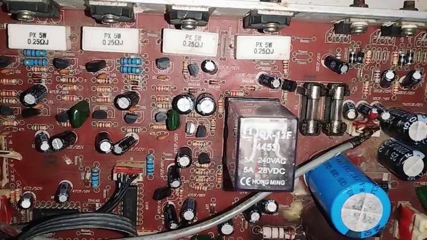 功放继电器不能吸附。吹风机电板加热后可以。帮帮忙师傅们。