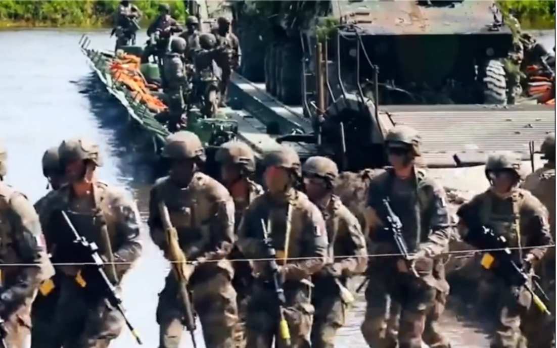 俄罗斯迎来首次援助,伊朗王牌武器抵达目的地,俄军防空能力大增