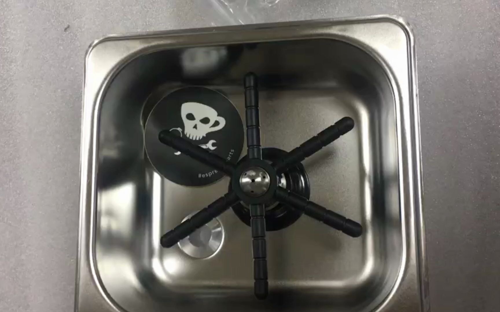 ...662 玻璃冲洗器 非常适合在任何咖啡馆、咖啡厅、餐厅或酒吧使用