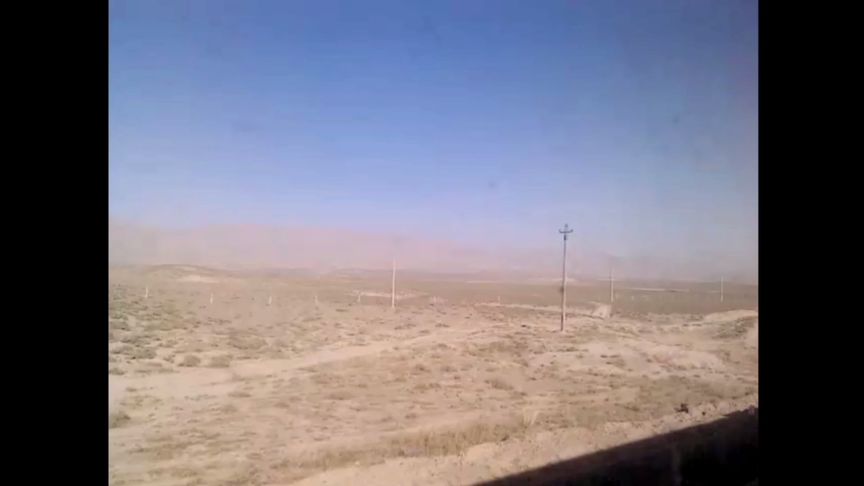 K1352次列车张掖—金昌旅途风光