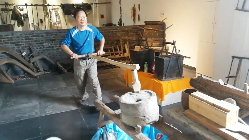 据说古代磨豆腐这活儿,不是男人干滴