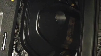 星越L开着引擎盖是否能远程启动打着火?
