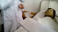 协助患者翻身拍背咳痰.3gp
