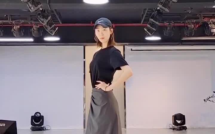 模特T台走秀～丁字步定点造型教学