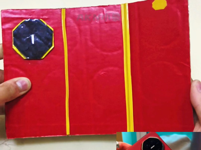 用纸壳做三折叠手机模型。三折叠怎么折都有面,自制折叠屏手机,苹果...