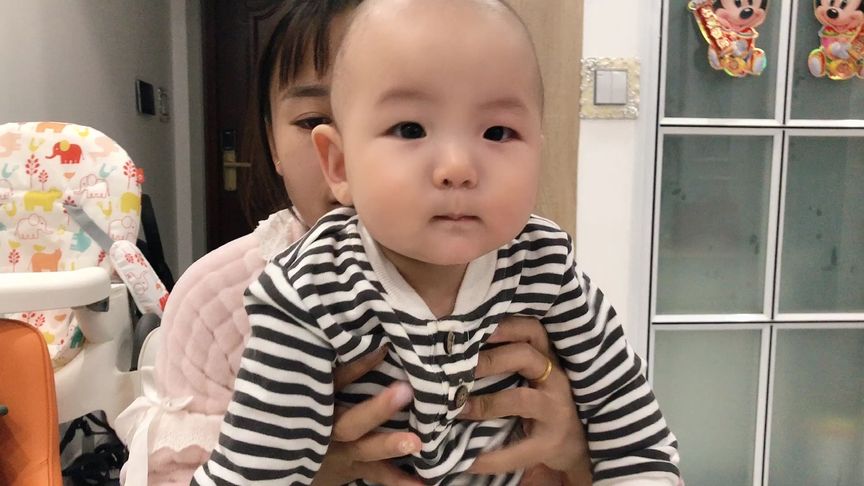 宝宝精细动作的训练,真是儿子不急,急死爸爸啊