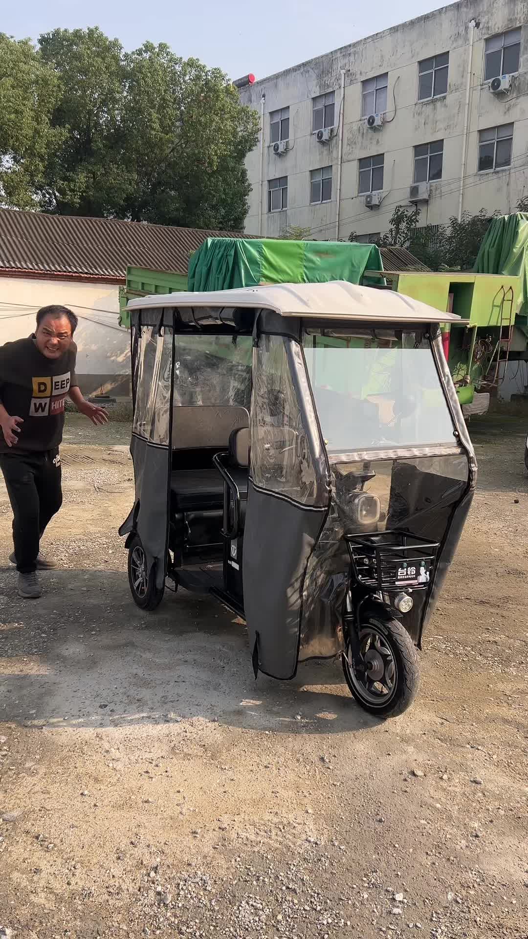 #电动四轮车 #老年代步车 #休闲三轮车