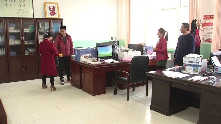 拾金不昧正能量,人民教师树榜样