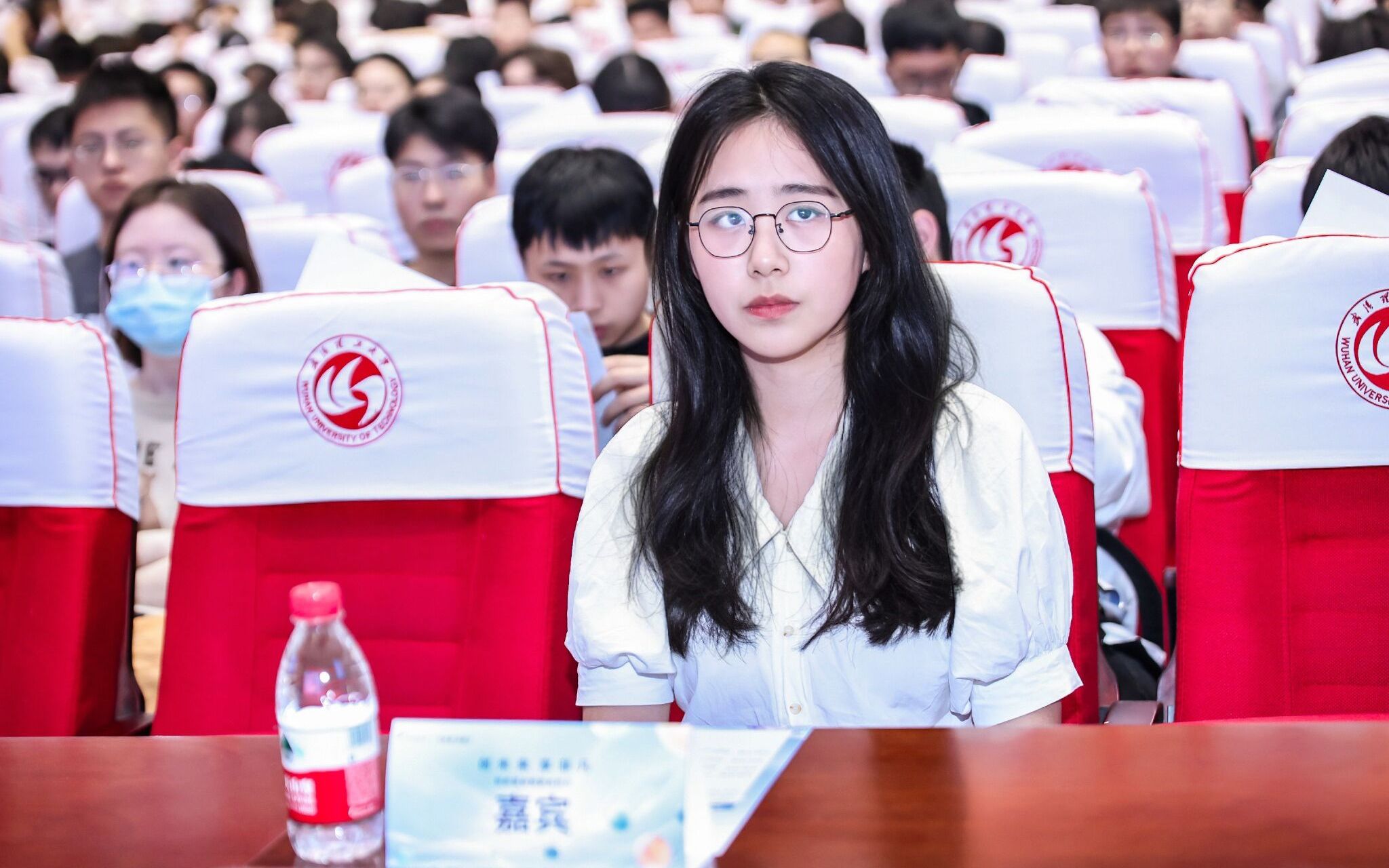 【计算机智能学院2023级新生辅导员杨柳青青寄语】“希望你们能多...