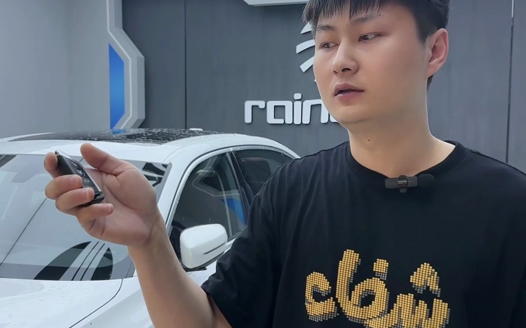 新款宝马3系的车钥匙按键隐藏功能您知道怎么用吗?