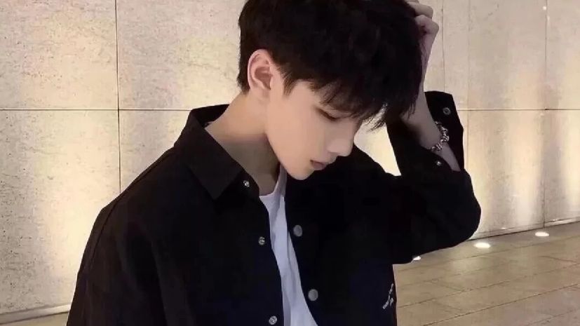 男生的微信头像。