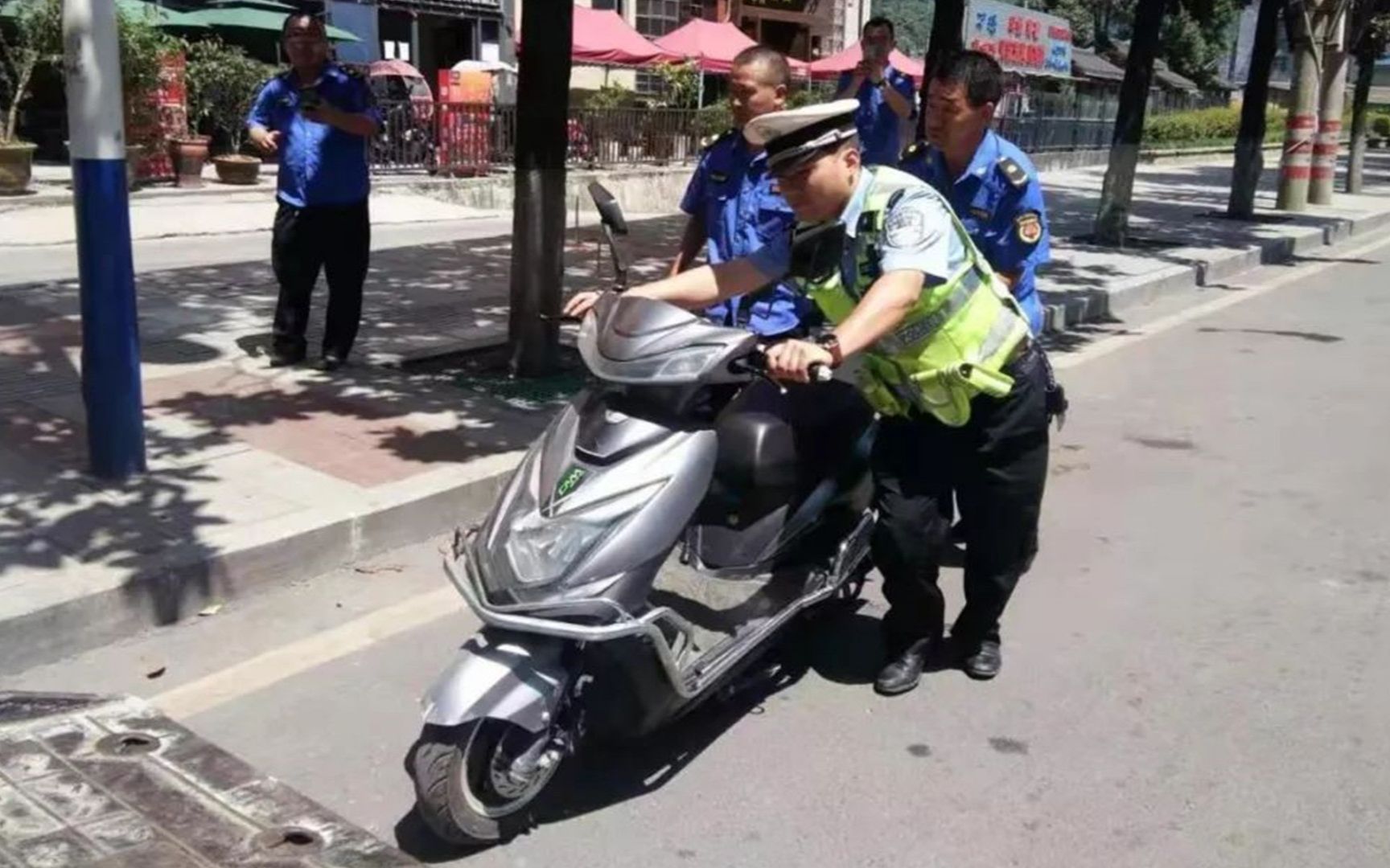 交警:电动车禁令来了?这3类电动车禁止上路?查到直接报废?