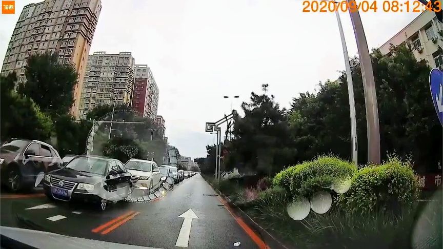 闯黄灯出事故,责任怎么分呢?
