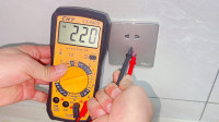 电工知识:火线对地线电压220V,难道电线漏电了?很多人进入了误区