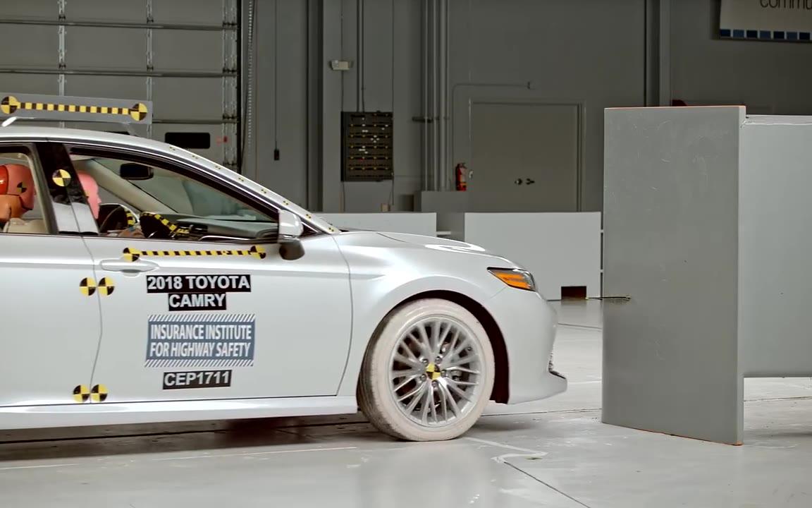 美国IIHS碰撞安全测试之2018丰田凯美瑞(passenger-side small overlap)