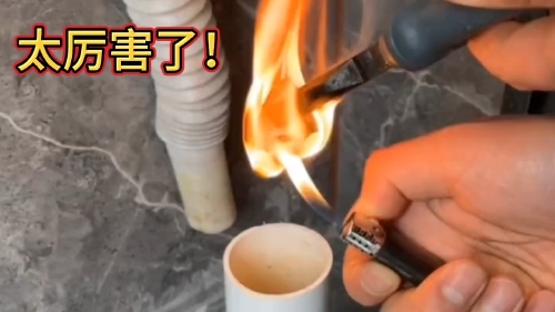 老水工只用一招,家里厨房卫生间的下水管,再也不会反臭味了