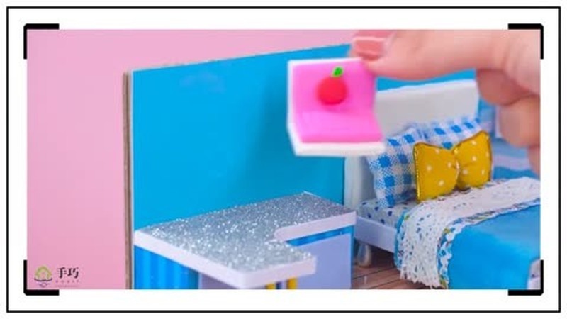 创意手工DIY:制作理想的女生宿舍=蓝色的卧室+彩虹楼梯+迷你厨房