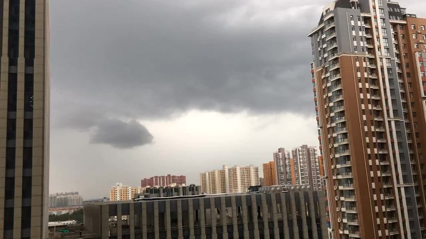 好像提问学生这属于哪一种天气系统的现象?