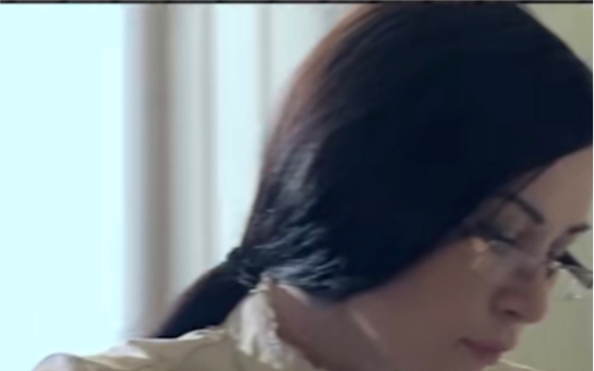 小伙意外发现鼠标可以操控现实,当众调戏女上司《夺命鼠标》!