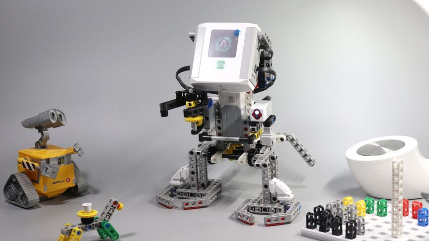 3岁小孩多久能学会JAVA或C语言?试试这款教育编程机器人