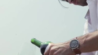 利诺斯手表正确的穿戴方式