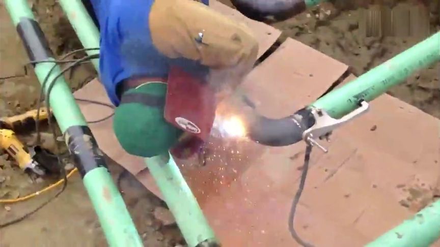 野外实拍,如何焊好天然气管道不漏气