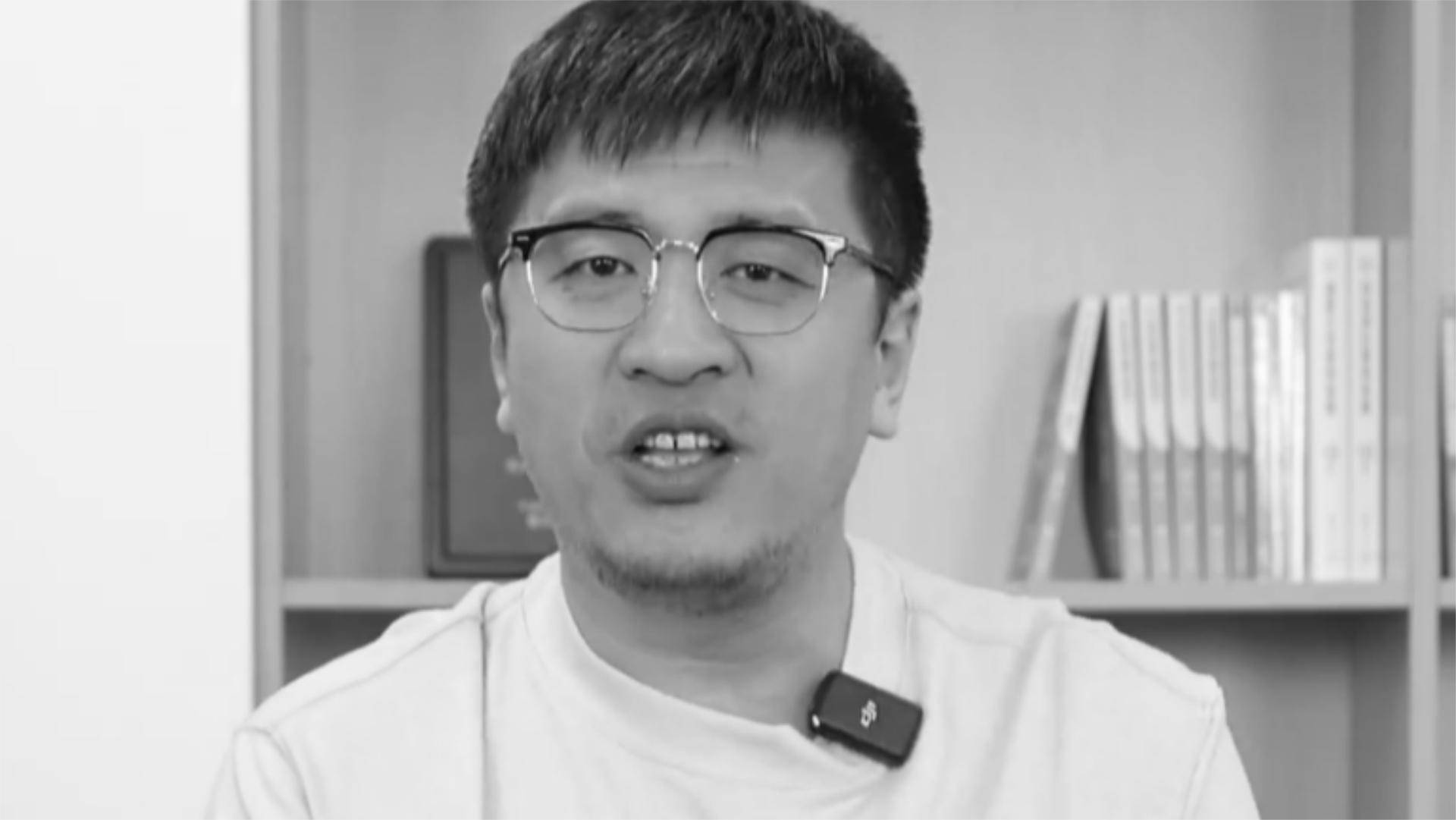 张雪峰突发疾病不幸去世,60秒回顾他从北漂讲师到教育网红