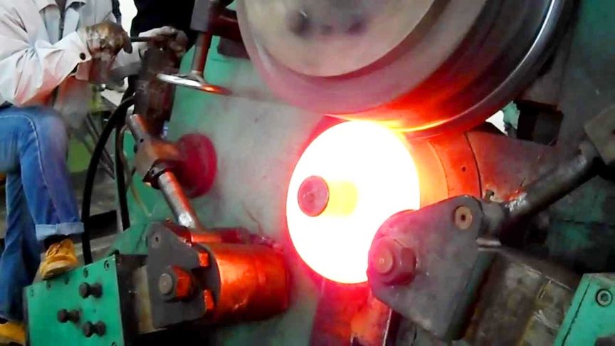 一根烧红的钢柱如何变成法兰的,带你看看法兰的制造过程