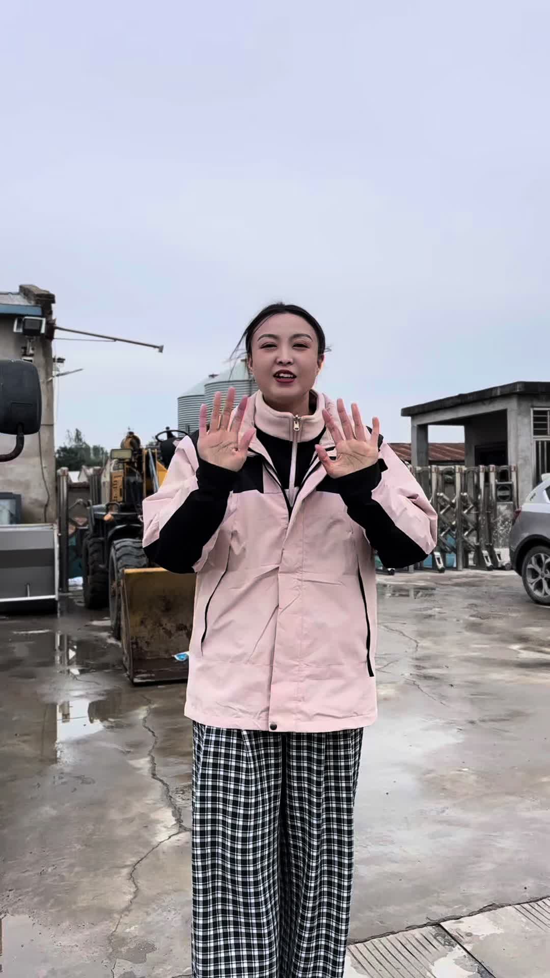 打破无形的“围墙”,为因职业而坚守在特殊环境里的劳动者,送去一次...